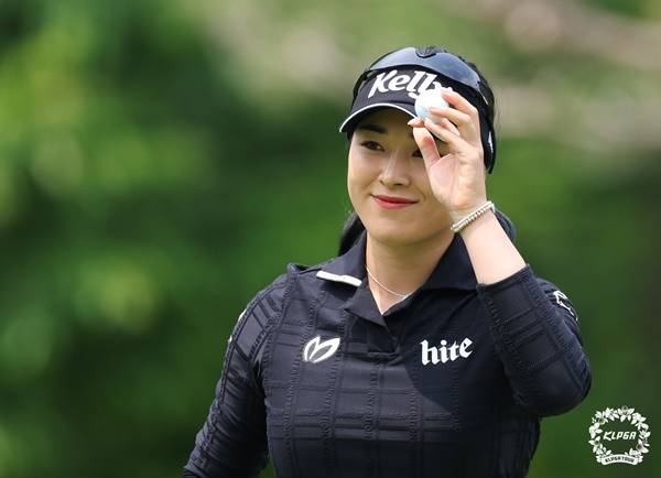 윤이나·이예원, KLPGA 두산 매치플레이 첫날 승전보