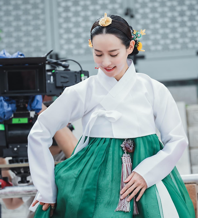 한복 입고 태어난듯한복 입은 모습 예뻐 난리난 배우관리법 셀럽뉴스