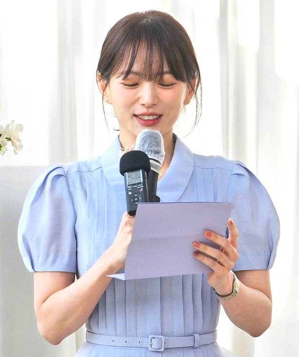 13년 팬 결혼식 직접 참석해 축가 선물했다는 女배우 스타일에이드