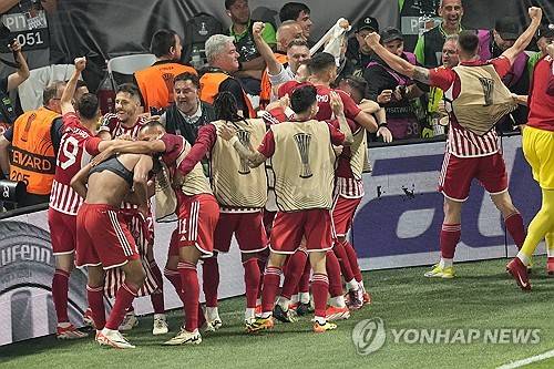 황인범 떠난 올림피아코스 Uecl 우승그리스 축구 20년 만에 경사