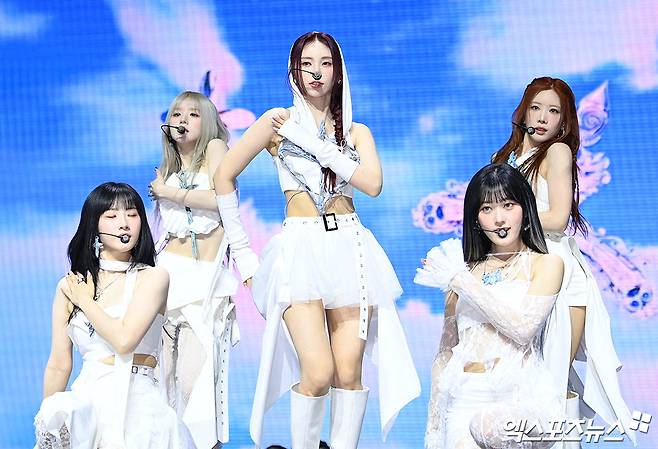 완전체 출격 아르테미스 음방 1위하면 대표님이 명품백 사준다고 엑s 현장
