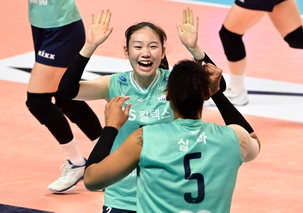 이상하게도 가장 보기 좋은 자리였다” 국대 세터의 안정감 있는 토스 19살 신예 세터는 배우고 싶다 Mk인터뷰