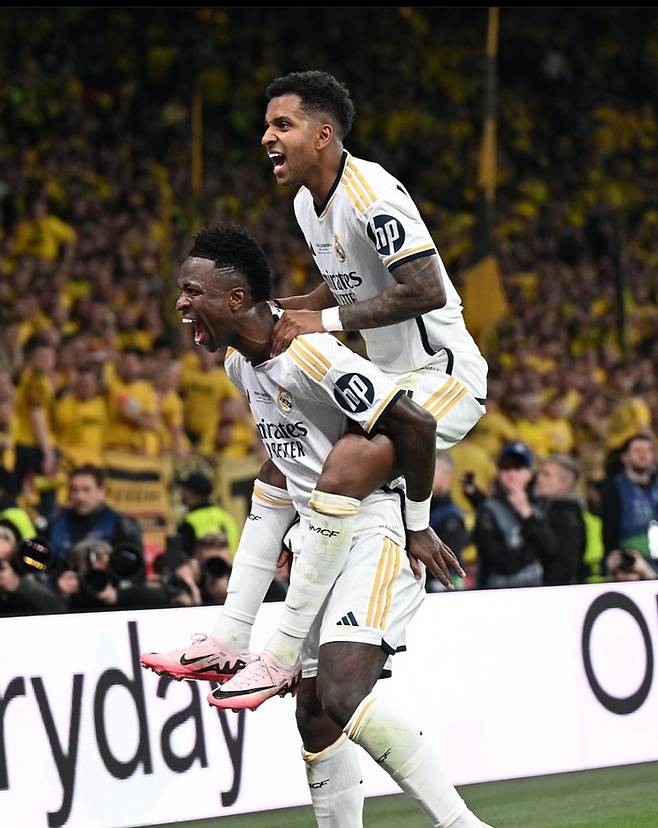 우승 Dna낭만 라스트 댄스까지레알 마드리드 도르트문트 꺾고 역대 15번째 Ucl 빅이어 ‘번쩍