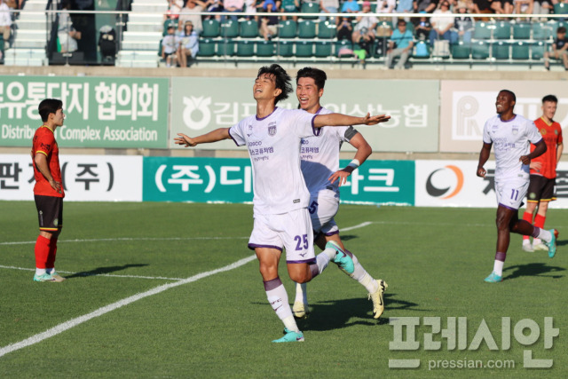 전남드래곤즈 김포 잡고 선두로 부상k리그1 승격 기대감↑