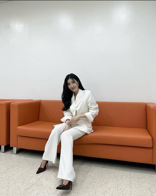 이해리 집 나오면 커리어우먼 남편 또다시 반할 슈트 셋업 패션 스타와 패션