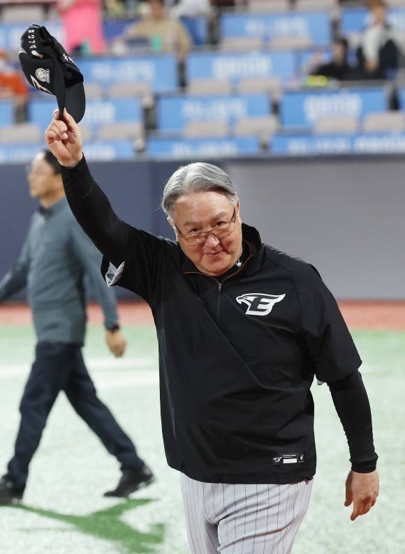 김경문 한화 감독님 경기 많이 남았으니 문제 없죠 가을야구