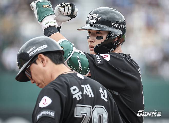 톱타자 부담 던 롯데 윤동희 강한 2번 타자로 성장 중 성빈이형 뒤에 서는 효과 있어선배님들이 동기부여”
