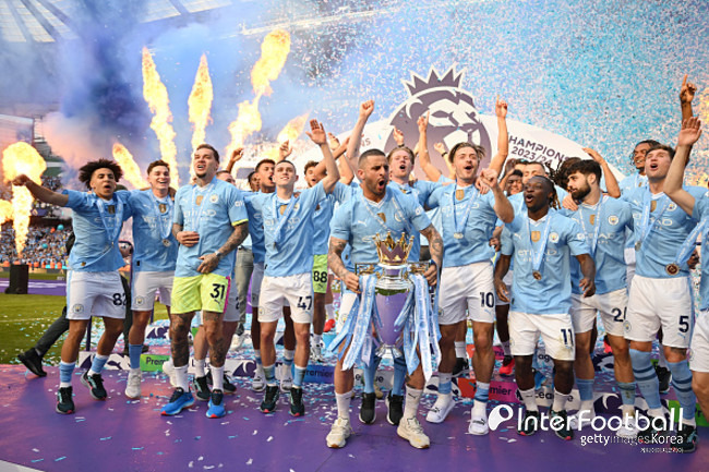 메시 세계 최고의 팀은 레알 마드리드왜 Ucl 우승했잖아 경기 스타일 면에선 맨시티가 최고