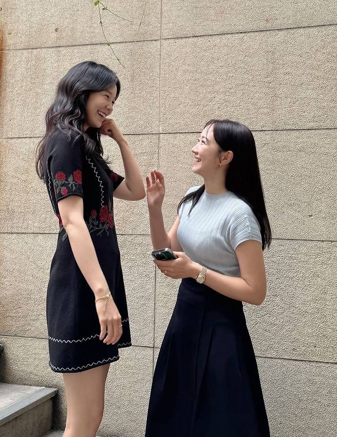 장예원 아나 러블리 보조개 갸름한 얼굴형 완성 물결펌 헤어스타일 뷰티는 내운명