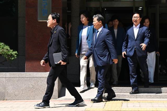국회 중재에도 서울대병원 교수 절반 휴진 의료 파국 갈림길