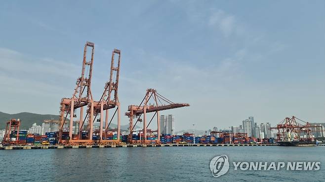 부산항 부두를 통째로 옮긴다 항만대이동 본격 시작