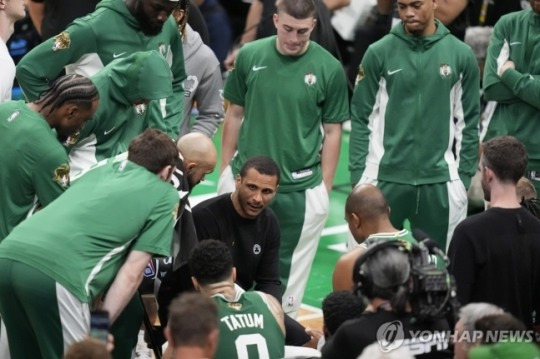 35세 Nba 우승 사령탑 보스턴 매줄라 감독 선수 시절 무명 감독으로는 유명