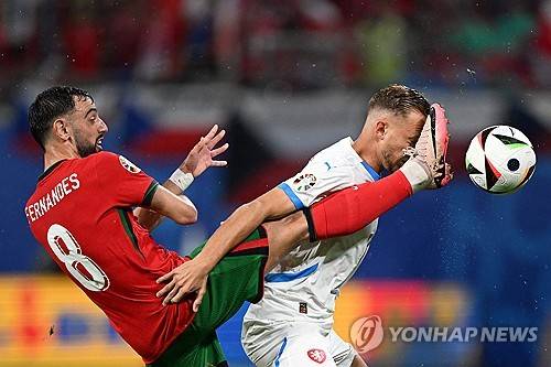 아버지 해트트릭→아들 결승골콘세이상 극장 결승포 포르투갈 체코 2 1 역전승
