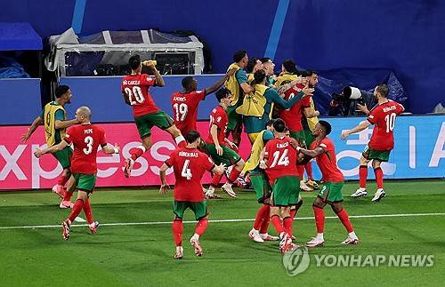 아버지 해트트릭→아들 결승골콘세이상 극장 결승포 포르투갈 체코 2 1 역전승