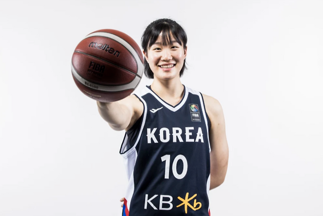 U18 여자 아시아 컵 피지컬과 힘 겸비한 호주 최대한 부딪혔던 송윤하