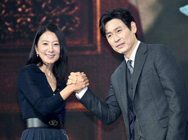 "대통령 시해 소재" 설경구X김희애의 '찐' 정치 드라마 '돌풍' (종합)[Oh!쎈 현장]