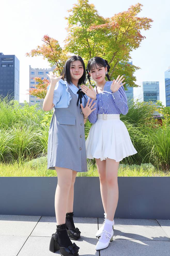 [Herald Interview] Korean-Japanese teen trot duo Lucky PangPang makes ...
