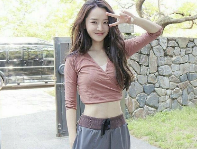 라면 4봉지먹는데 172cm 큰 키에 49kg 가녀린 몸매 다 가진 배우,관리법 | 셀럽뉴스