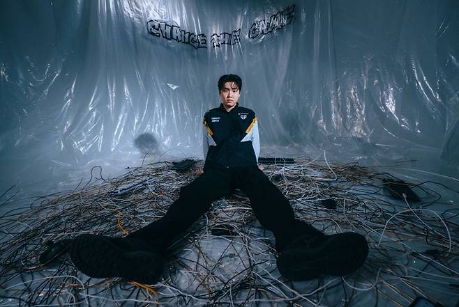 젠지 래퍼 창모 스트리트 브랜드 ‘리빌리와 공식 유니폼 등 의류 컬렉션 선봬