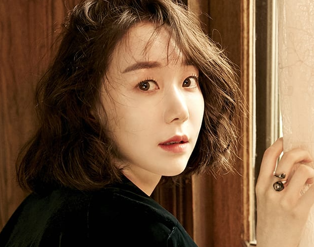 열애 사실 공개하자 뜨거운 응원 쏟아졌던 신비로운 눈빛의 여배우 삶은영화