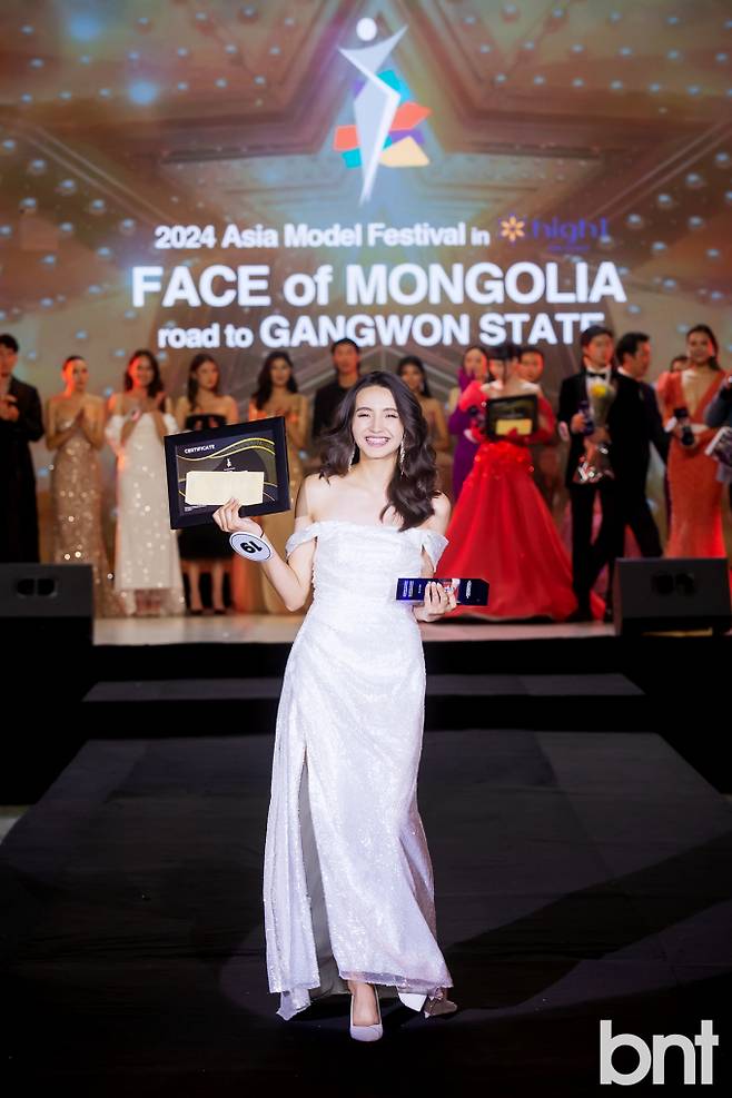 [포토] 위너 Nazili '천사의 미소'(페이스 오브 몽골)