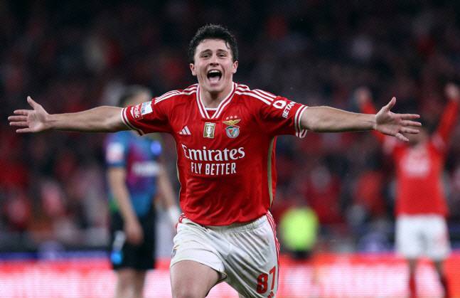 'EPL 1050억 오퍼' 이강인 중원 구상서 제외됐나...PSG '1100억' 포르투갈 역대급 재능 영입 근접