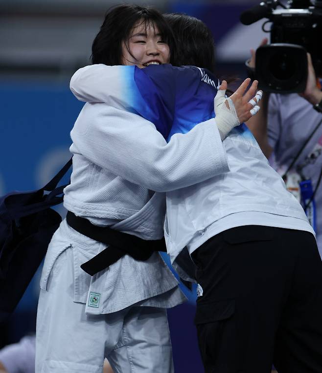 女유도 간판 허미미 천적 꺾고 4강 진출금메달 보인다 파리올림픽