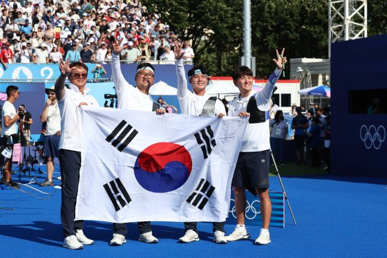 ‘신궁 코리아 남 단체도 3연패