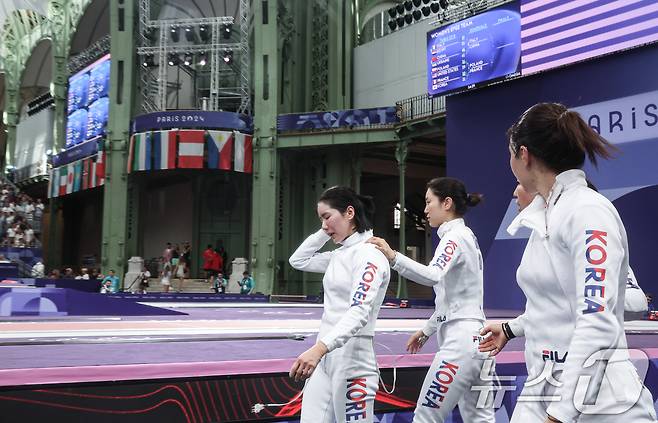 메달 무산 펜싱 여자 에페 단체전 5위로 마감종합 올림픽
