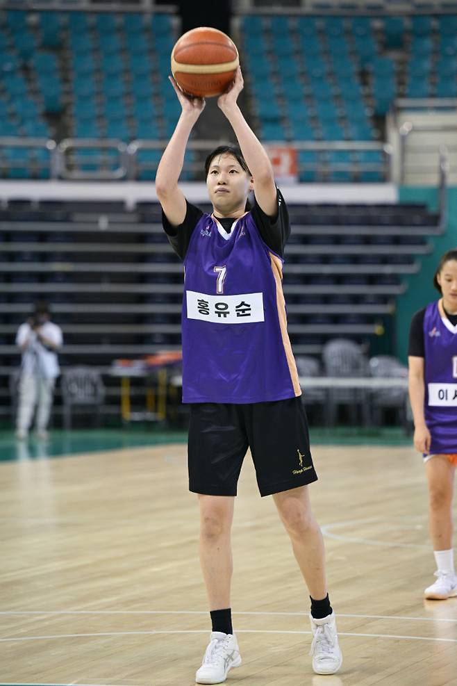 신한은행 구단 첫 1순위 지명권으로 재일교포 홍유순 지명