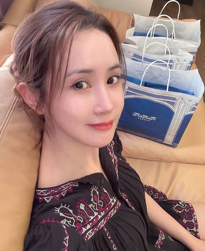 이다해 꿀피부 관리법 따로 있나 피부과 원장이 시조카 민낯처럼 투명한 누드 메이크업룩 뷰티는 내운명