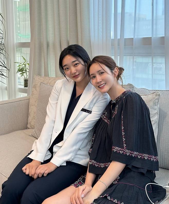 이다해 꿀피부 관리법 따로 있나 피부과 원장이 시조카 민낯처럼 투명한 누드 메이크업룩 뷰티는 내운명