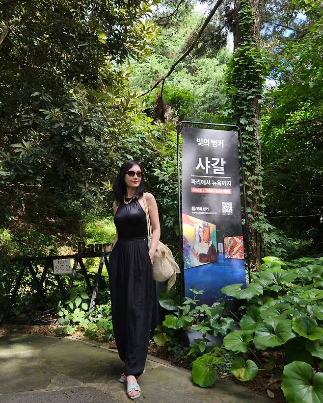 채시라 56살 맞아 홀터넥 입고 완벽한 몸매 뽐내는 원조여신 스타픽