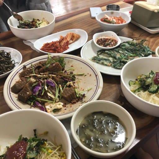30년 이상 이어지는 전통의 맛 그대로 지역민이 인정한 백년가게 맛집 5선 이앤투어픽