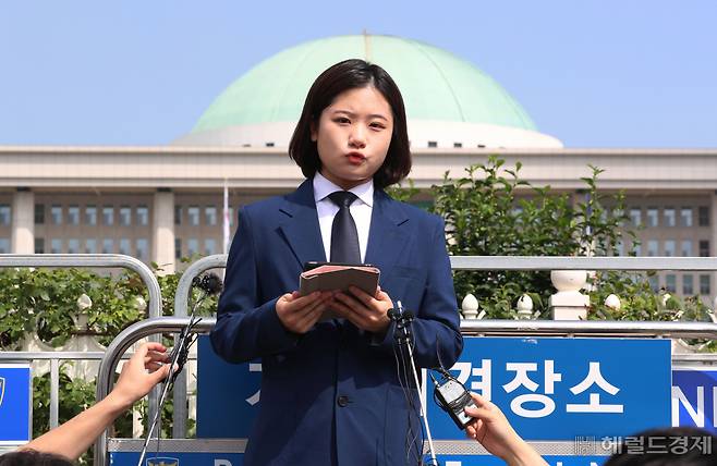 박지현 이준석 겨냥 딥페이크 과잉규제 언급은 상식 가진 정치인 태도 아냐”