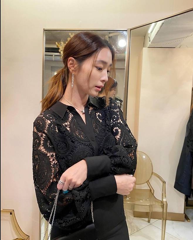 이민정 40대 애엄마 맞아 백화점서 눈부시게 우아한 미모 뽐내 깜짝 뷰티는 내운명