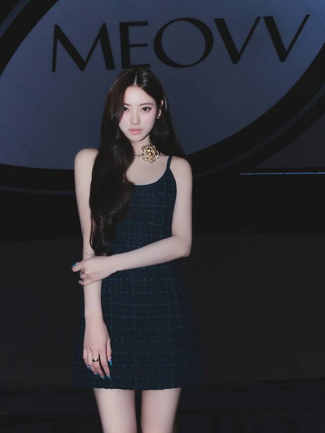 테디 걸그룹 미야오 팀명 고양이 울음소리 시크러블리 양면성 담았다