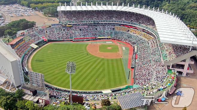 '꿈의 1000만' 관중, KBO리그, 암흑기 딛고 제2의 도약 성공