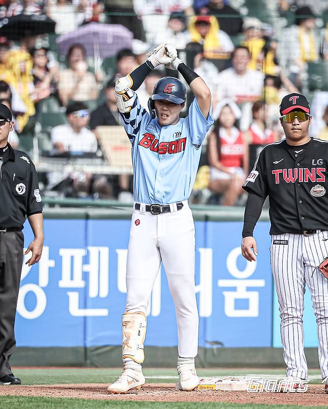 무더위보다 더 뜨겁게 고승민 사이클링 히트롯데 사직 Lg전 7연패 탈출시즌 3연승 사직스코어