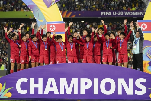 코로나19에서 깨어난 북한 여자축구 올해만 세 번째 국제대회 우승