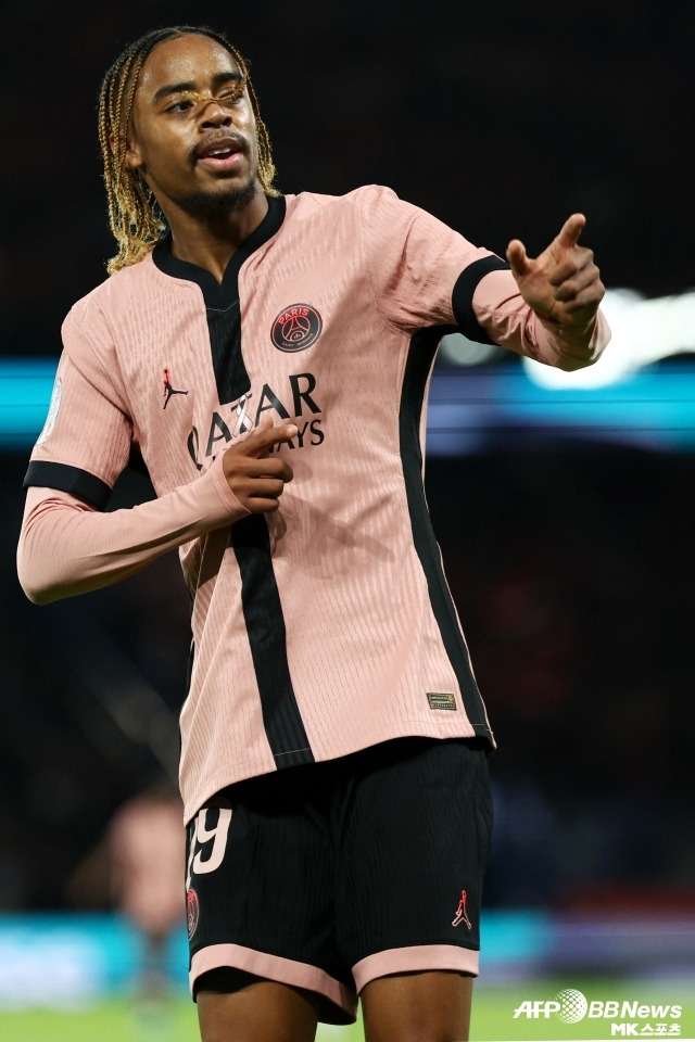 이강인 3호 골 포함 미친 활약 Psg 바르콜라 멀티골 앞세워 렌에 3 1 완승개막 무패 행진 리그앙