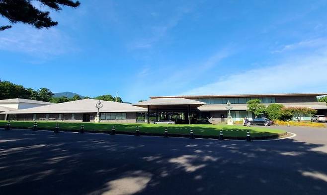 MBK 손 잡은 NH證, ‘골프존’ 인수금융 등 매각해 5800억 실탄 마련