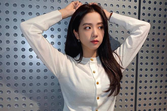 너무 예뻐 전세계에서 가장 아름다운 얼굴 1위로 꼽힌 한국 여배우 어썸클