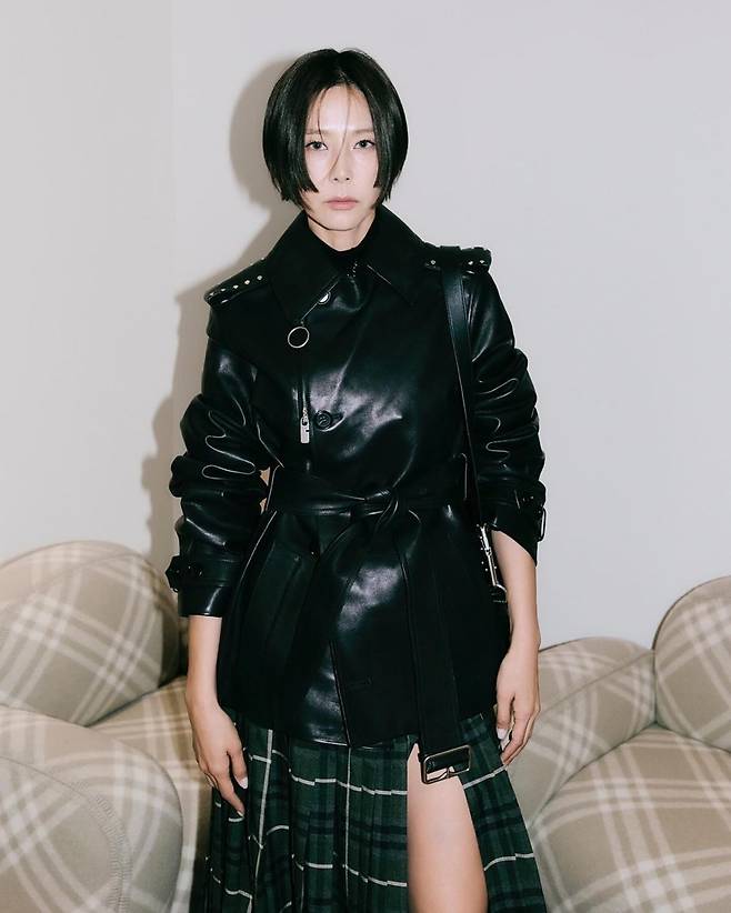 김나영 시크한 가죽자켓과 랩스타일 스커트 입고 패셔너블하게 라이프업