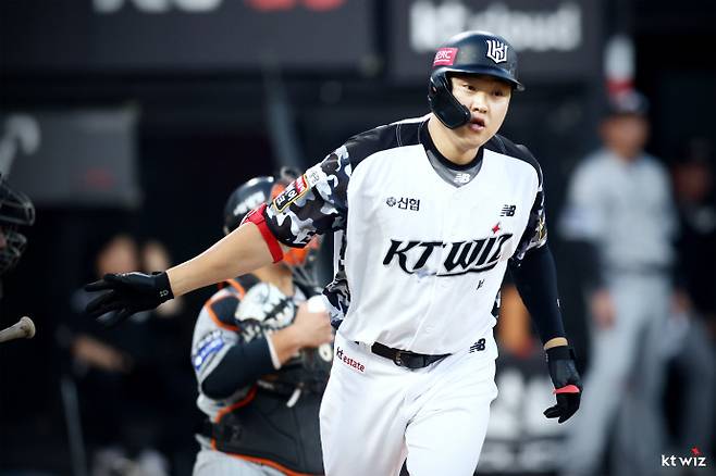 강백호 2번 상위 배치-4번타자 오재일, 김민혁 & 문상철 선발 제외. KT 라인업 [준PO3]