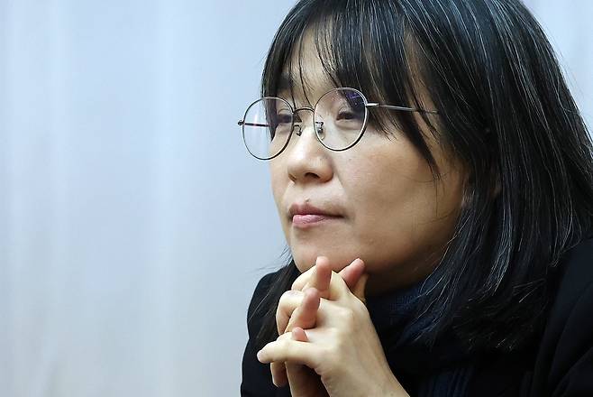 한강 매우 놀랍고 영광스러워 작가들의 노력과 힘이 영감 줘