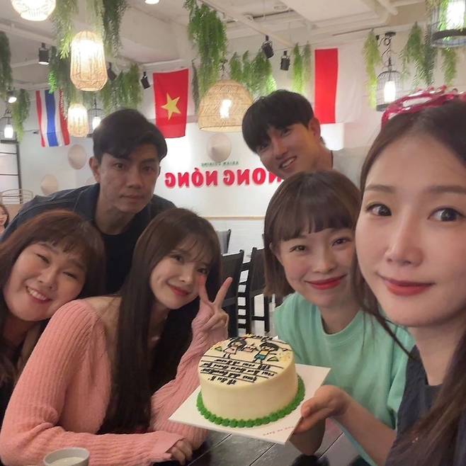 2억 전신성형 제안 거절하고 자신이 이상형이라는 훈남 연하와 결혼한 연예인 삶은영화
