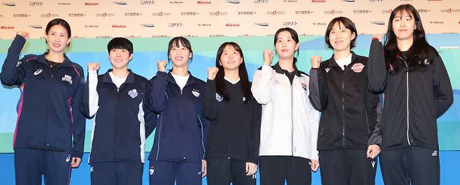 ‘육각형 팀 현대건설 우승후보 몰표
