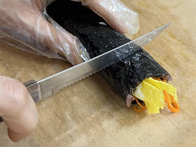 김밥 그냥 싸지 마세요 이렇게 하면 절대 터지지 않습니다 텐꿀팁