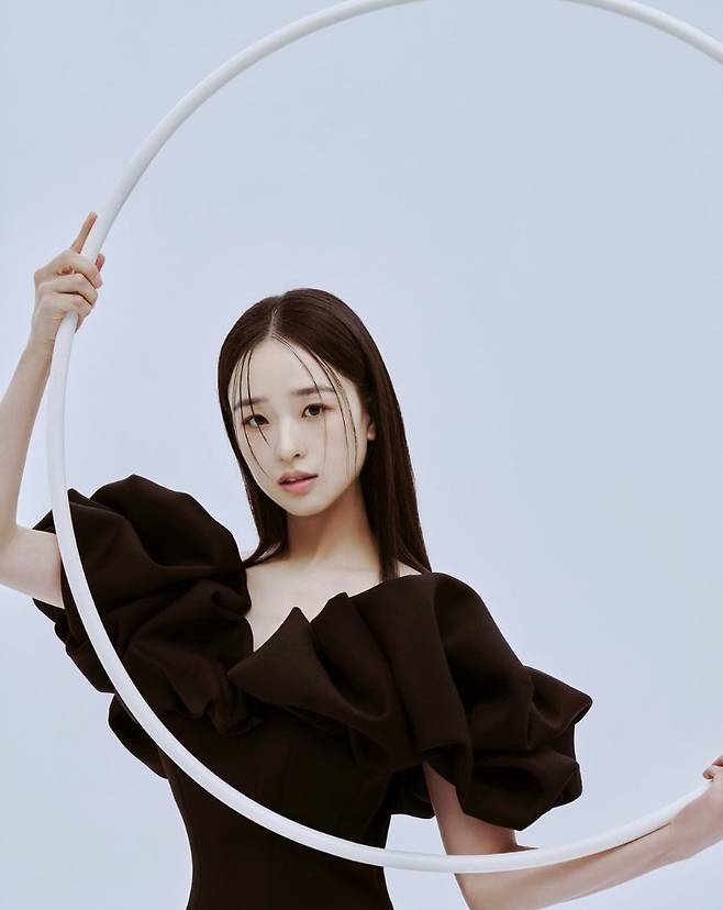 손연재 애엄마 맞아 출산 후 되찾은 완벽 요정 몸매 우아한 시퀸 드레스룩 스타와 패션